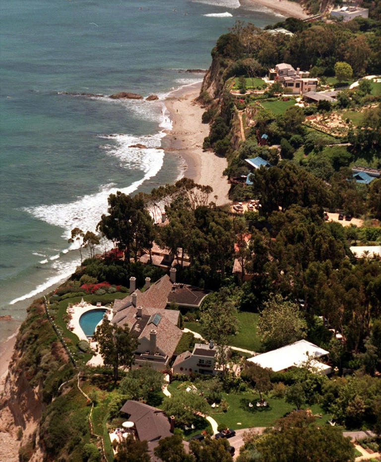 Kamala Harris buys $8M mansion in Malibu’s celeb-packed Pt. Dume