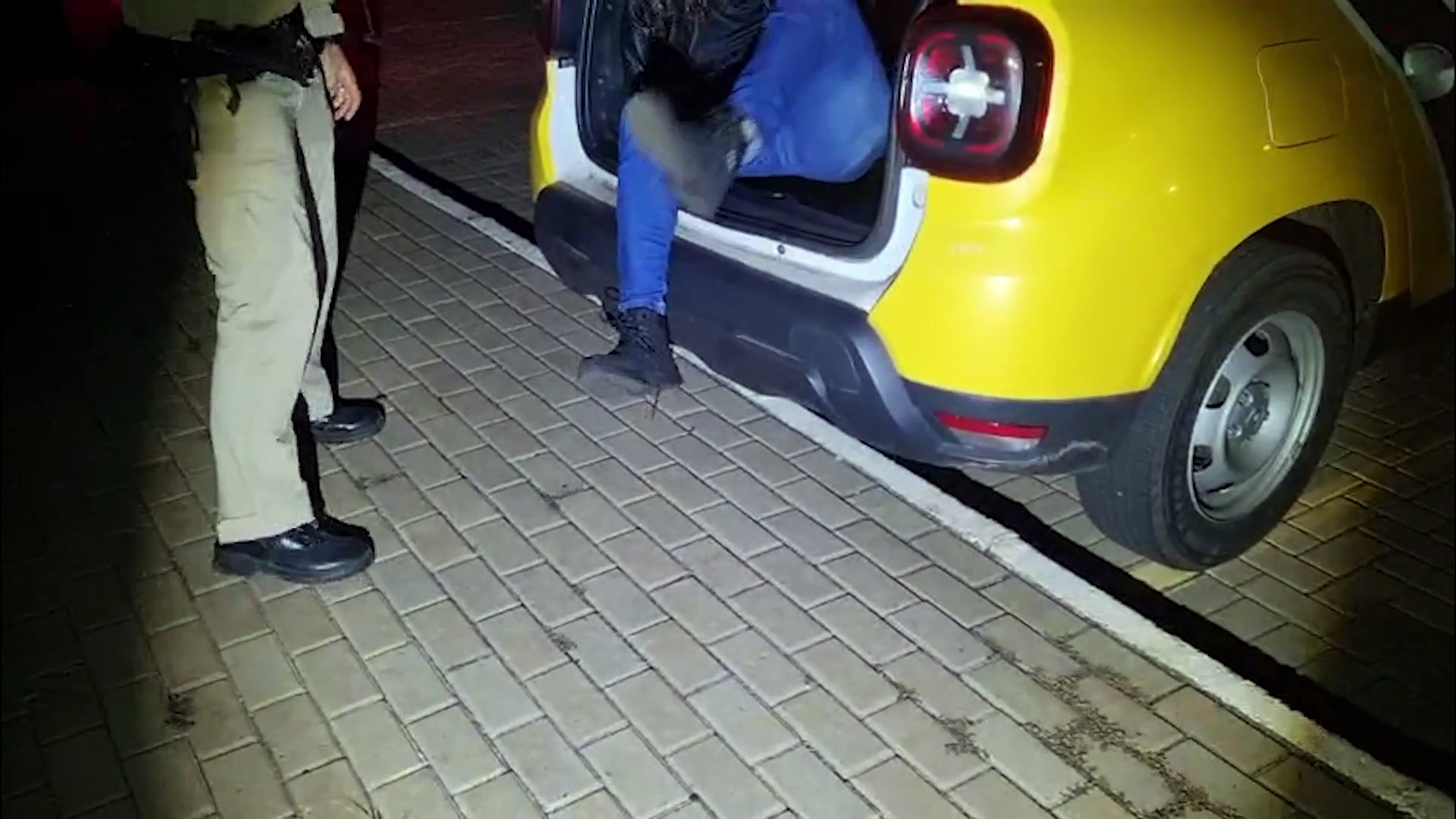 Motociclista é detido pela PM suspeito de praticar delivery de drogas ...