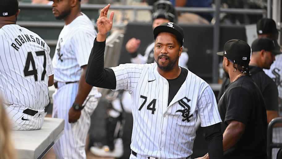 Former White Sox outfielder Eloy Jimenez gets another opportunity with ...