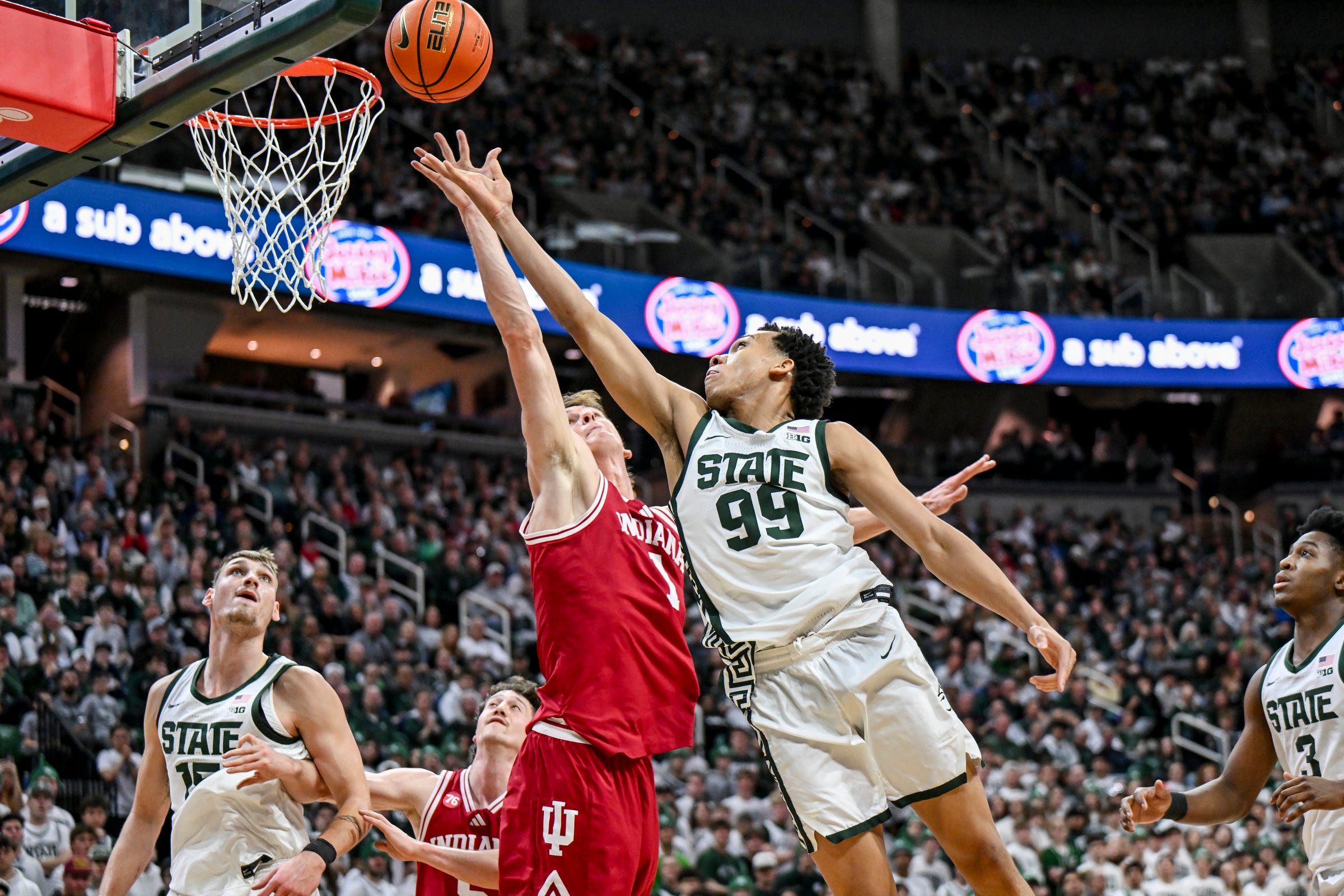 Indiana basketball player shoves Michigan State center, ending his night