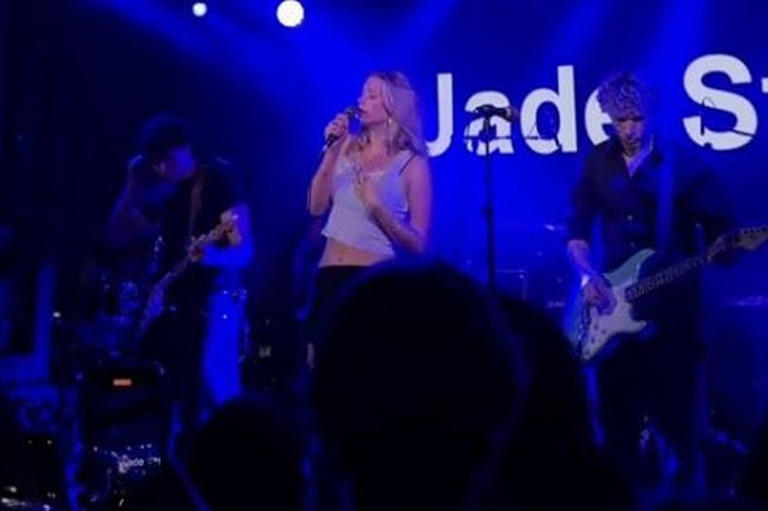 Apple Martin at odds with mom Gwyneth Paltrow over disastrous musical debut