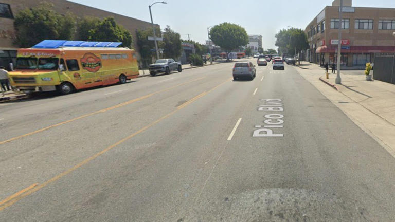 Hit-and-run driver slams into parked food truck in LA.; 1 injured