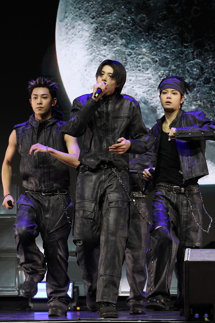 S. Korean boy group Lngshot