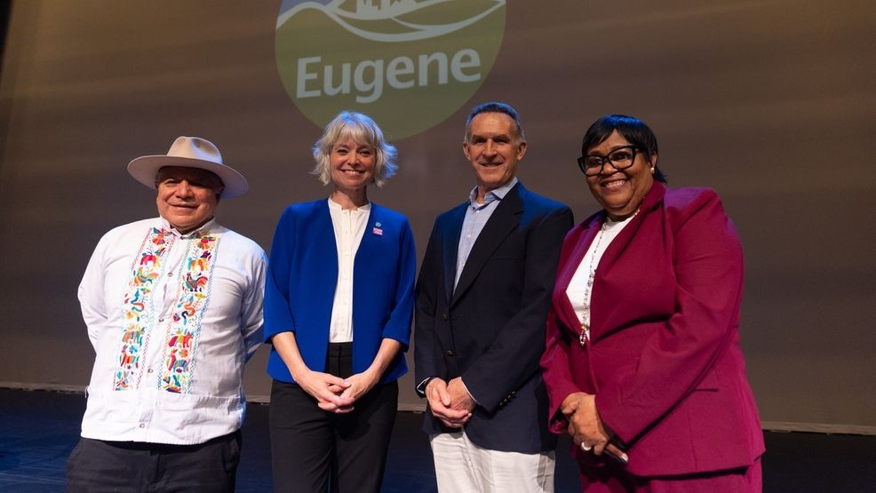 Eugene mayor recognizes three with community service awards