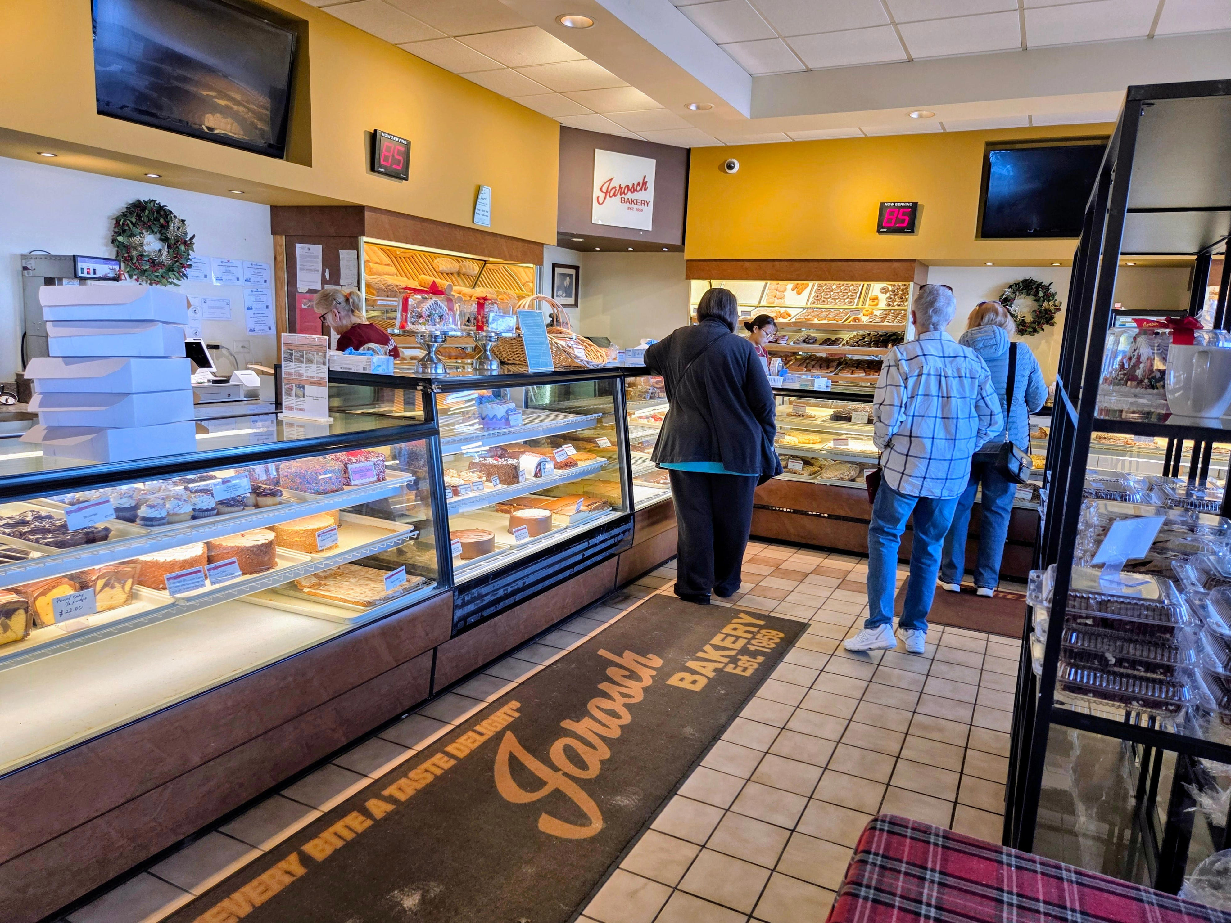 Bittersweet goodbye to bakery shop open since 1959