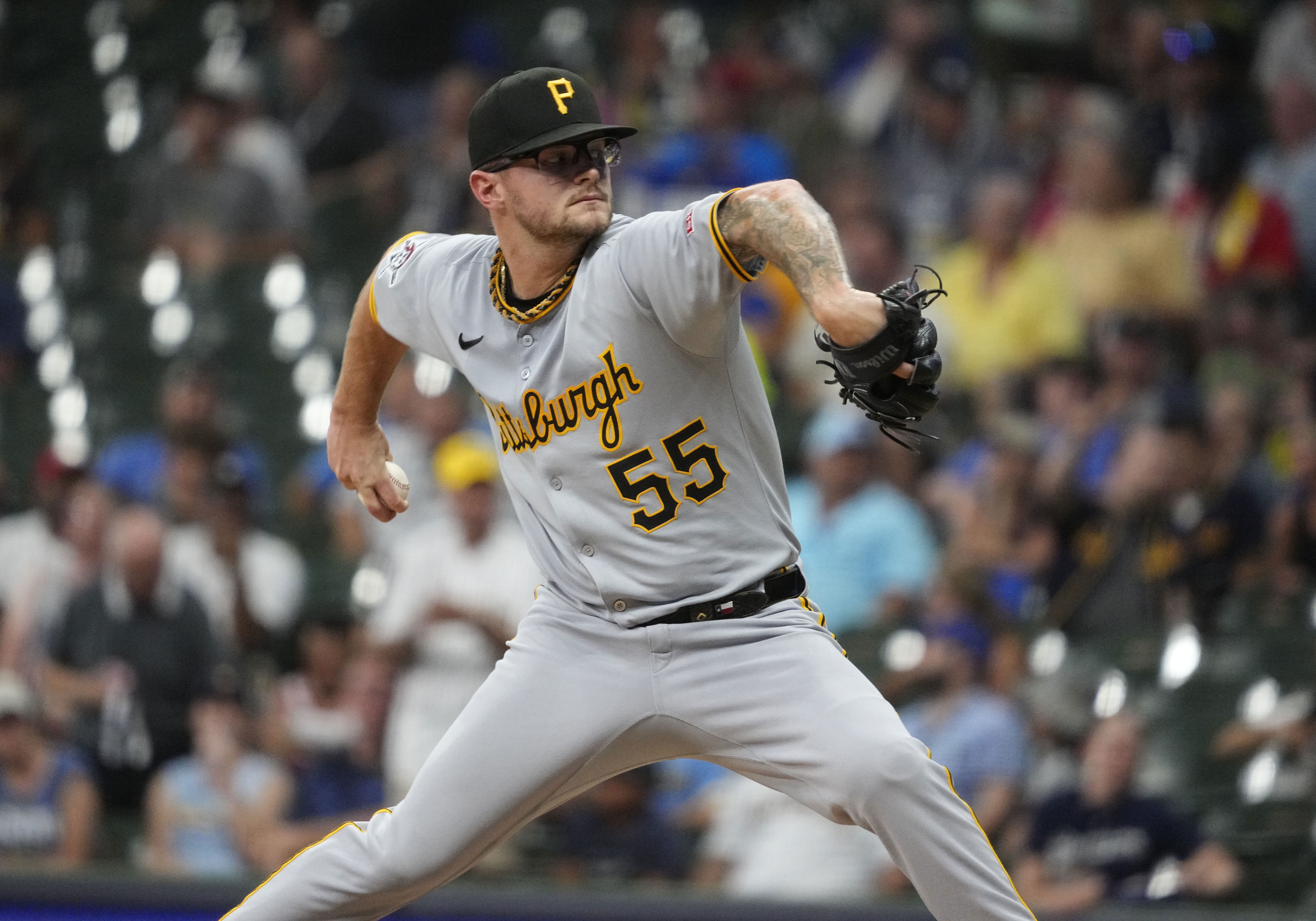Phillies acquire Chase Shugart from Pirates, fill 40-man roster