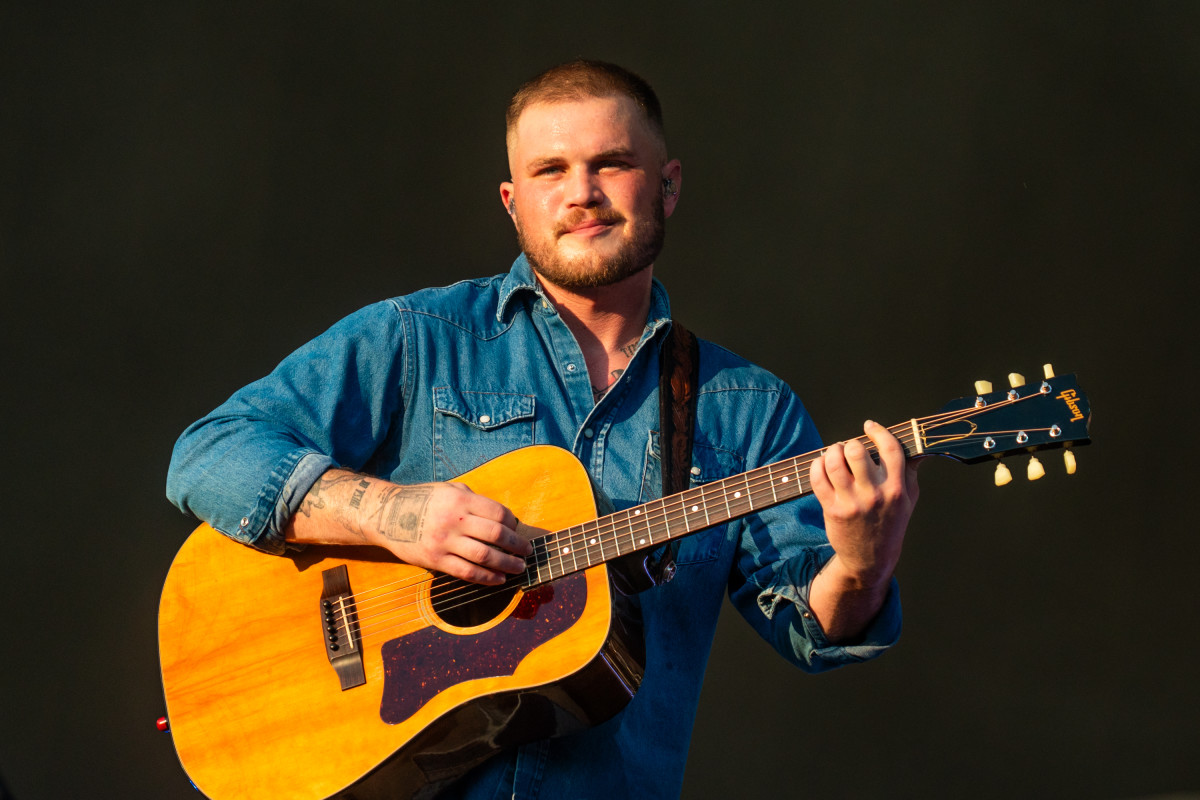 Zach Bryan pays tribute to Bob Weir days after receiving his guitar as ...