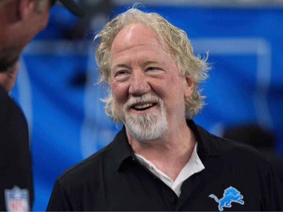 Actor Timothy Busfield turns himself in for child sex abuse charges: PD