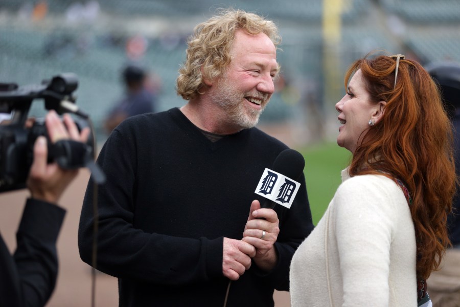 Actor Timothy Busfield surrenders in child sex abuse case, denies ...