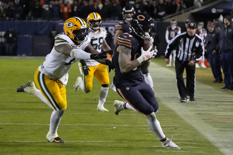 Pro Blue: Colston Loveland sets rookie TE playoff record