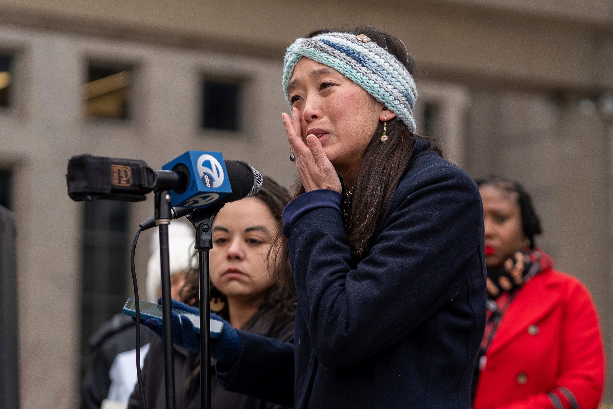 Protesters brave cold, call on council to end ICE activity in Detroit