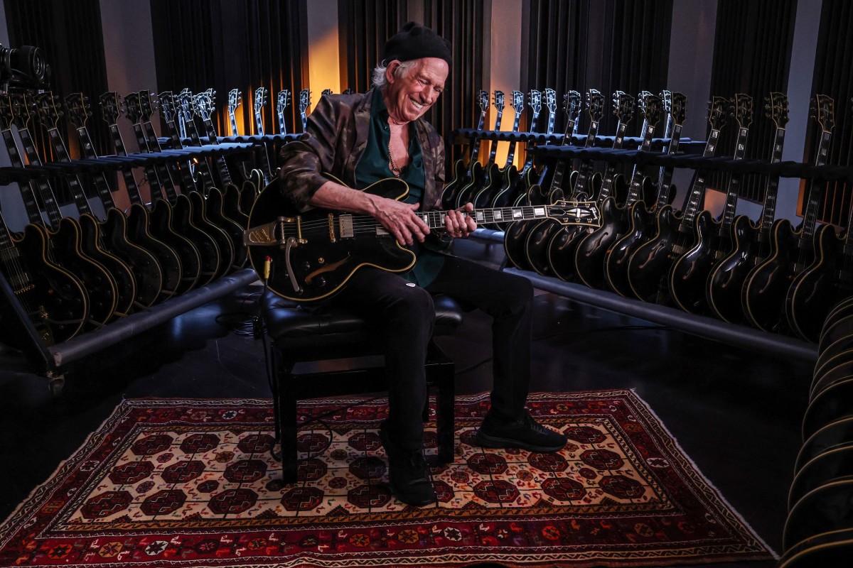 Rolling Stones' Keith Richards to release signed 1960s Gibson guitar