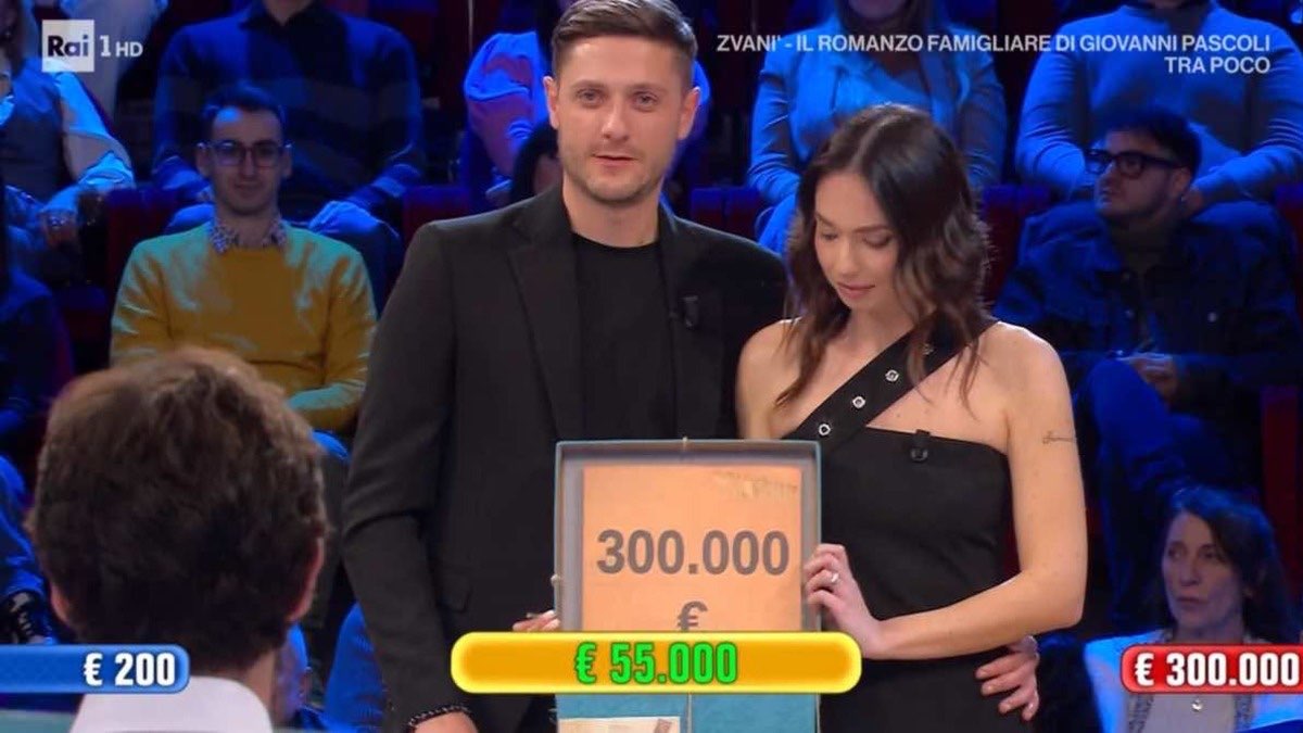 Affari tuoi: Angelica non rischia e accetta 55.000€, ma nel pacco ne ...