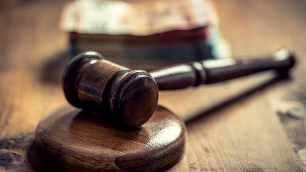 Former Bastrop prison officer pleads guilty to bribery for smuggling ...