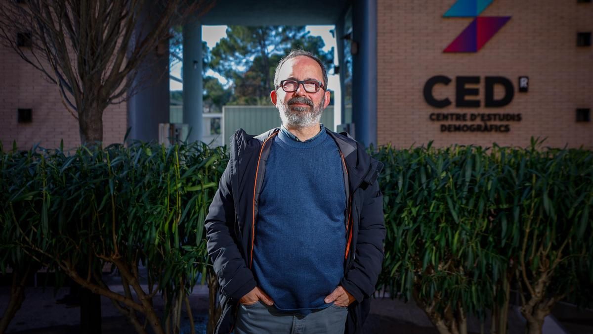 Juan Antonio Módenes, demógrafo: "El problema del déficit de vivienda ...