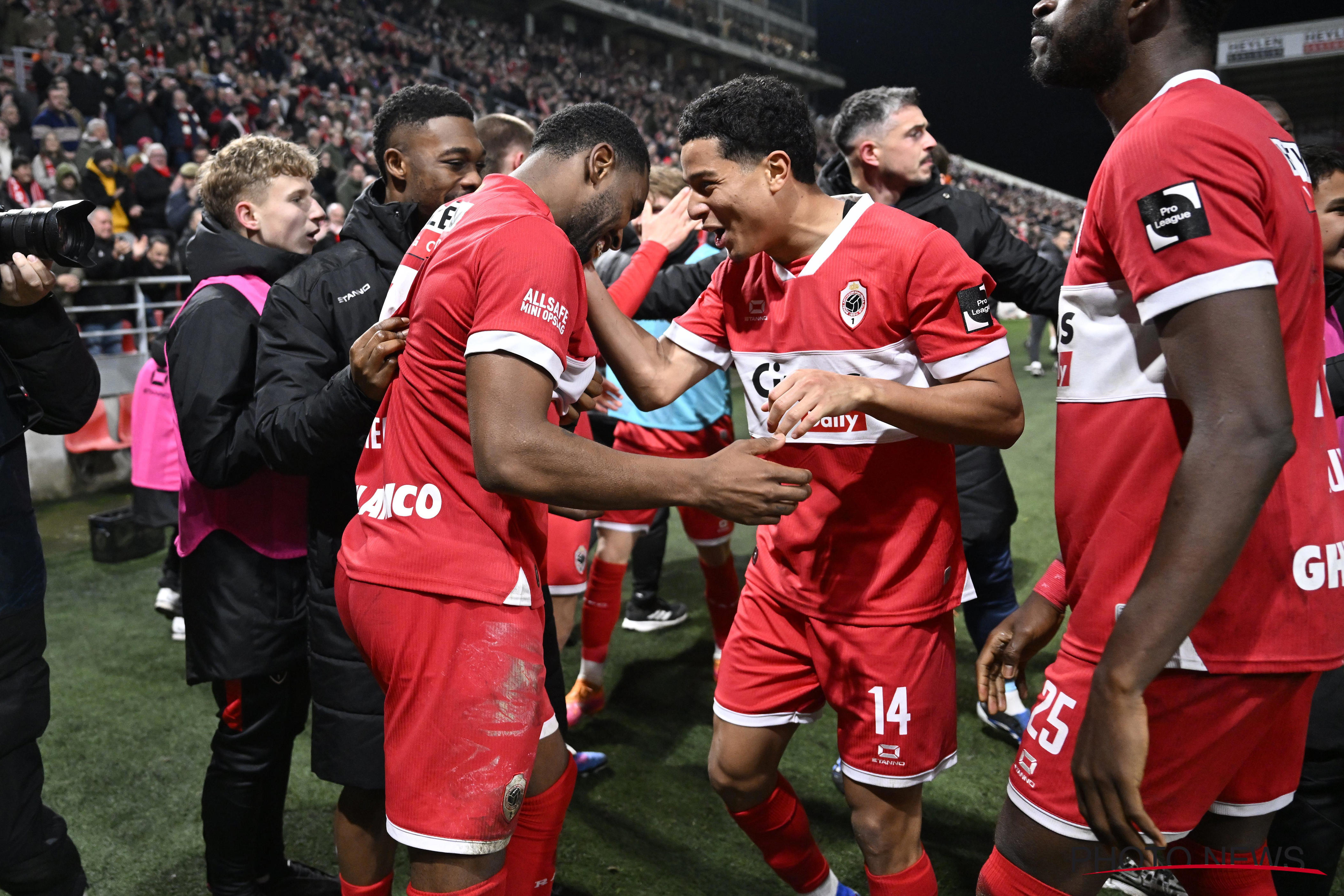 Antwerp haalt opgelucht adem na late beslissende treffer tegen La Louvière