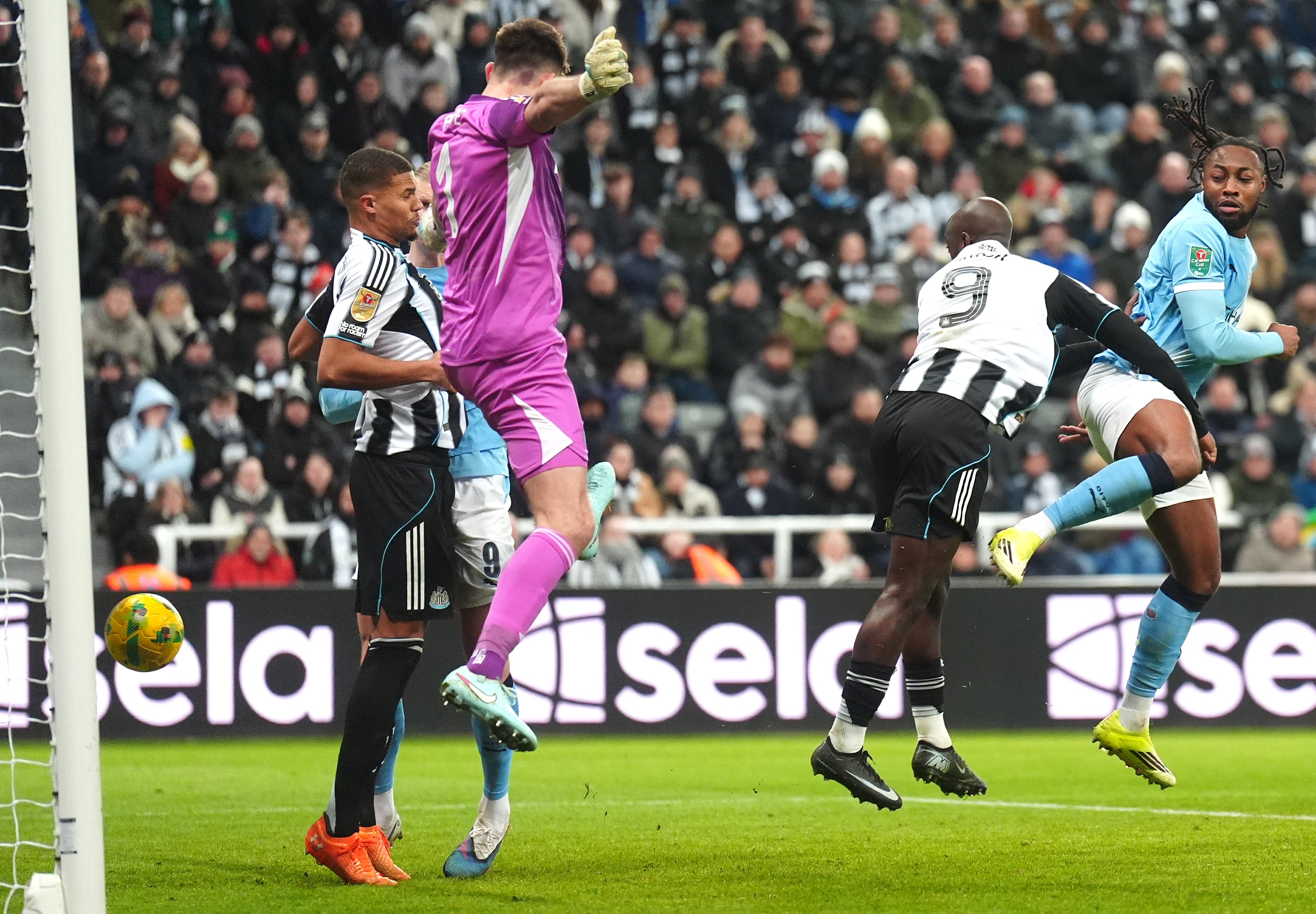Dan Burn jokes about controversial VAR incident in Newcastle cup tie