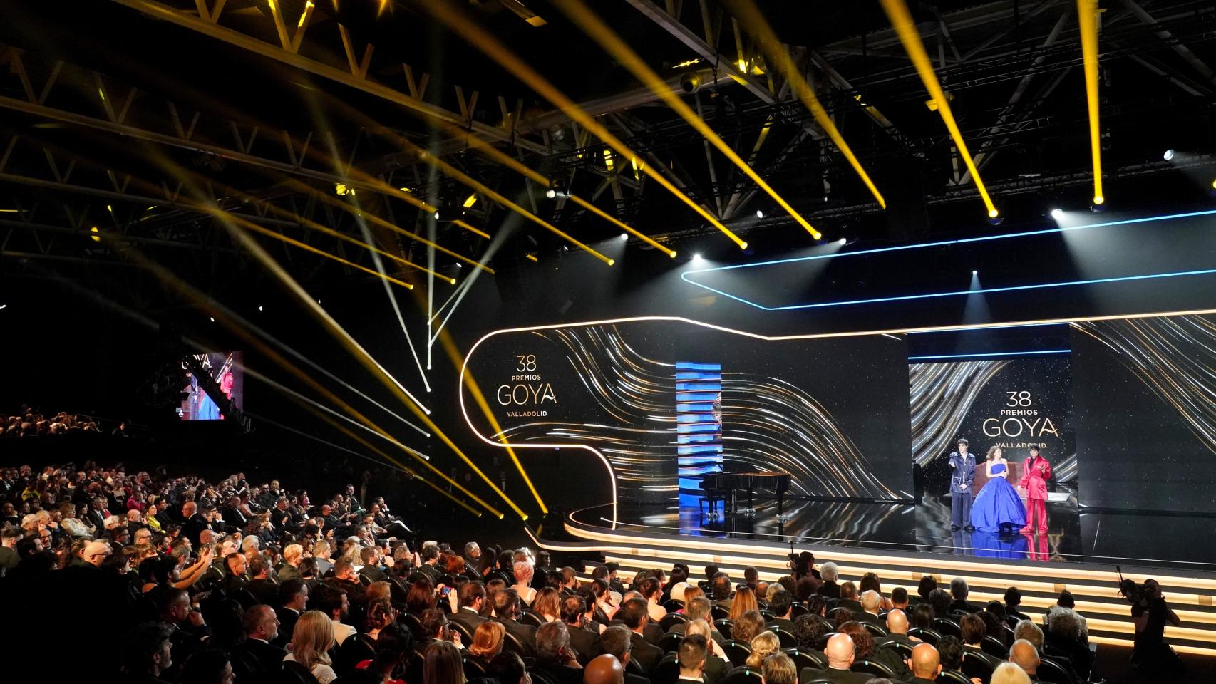 La vallisoletana Elvira Mínguez y la soriana Cristina Urgel, entre las ...