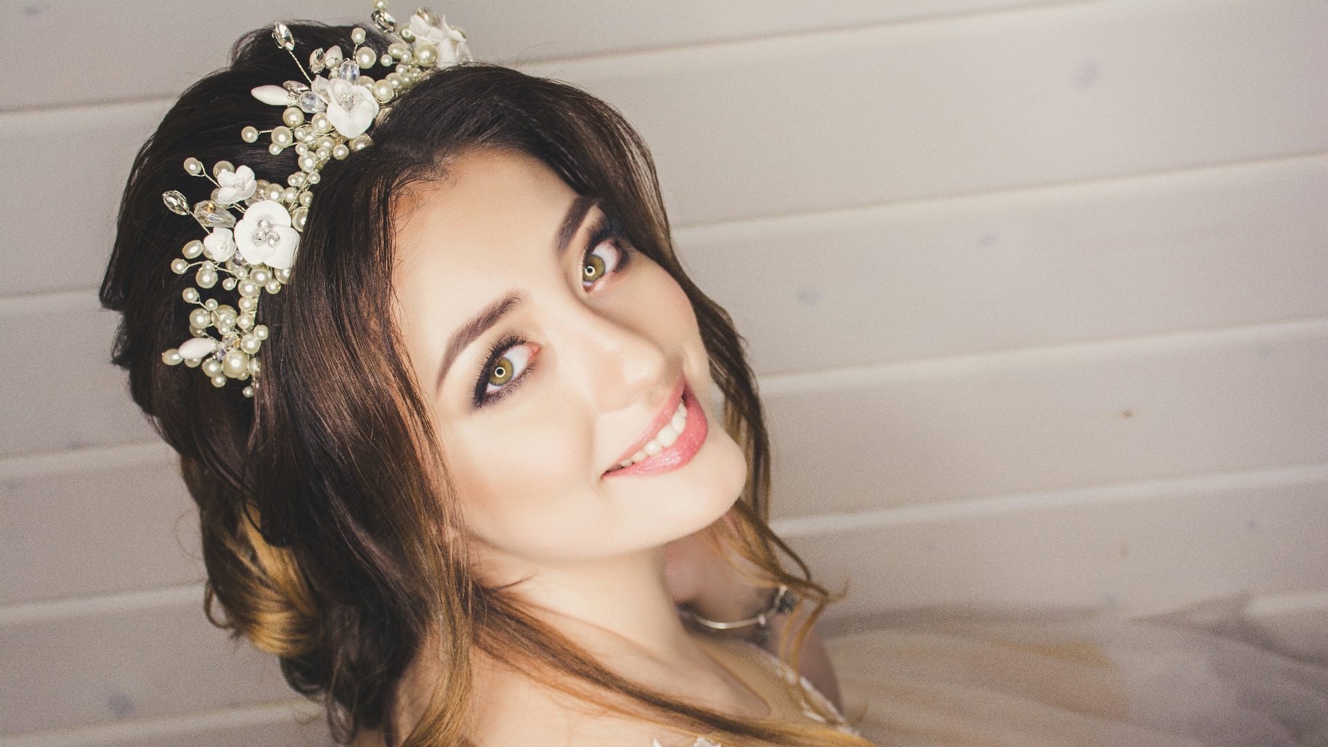 Bridal essentials: How & how not to accessorize for your big day