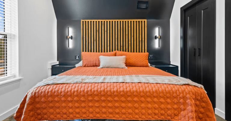 The coziest cabin in Arkansas? This Airbnb's hot tub and sauna say yes