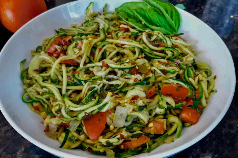 Cold zucchini noodle salad