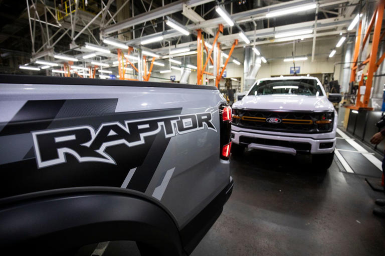 Ford CEO touts new USA-built 'affordable' ICE-powered truck during ...