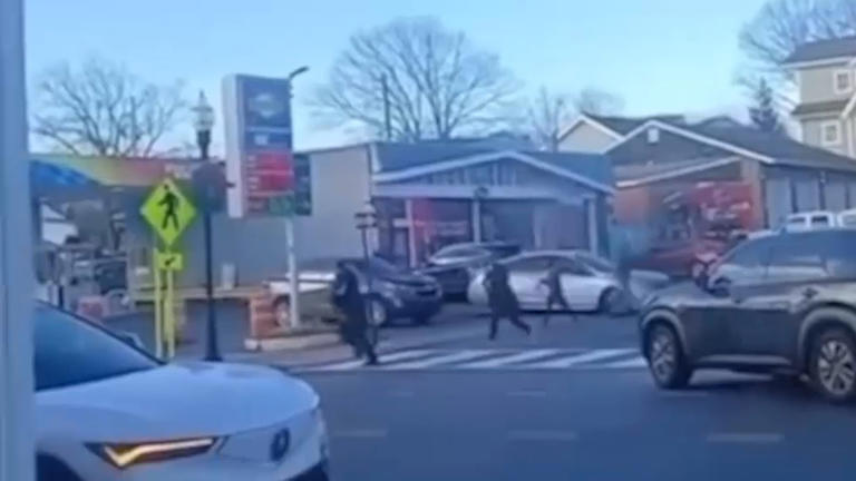 Eyewitnesses describe fear in community after ICE agents raid New ...