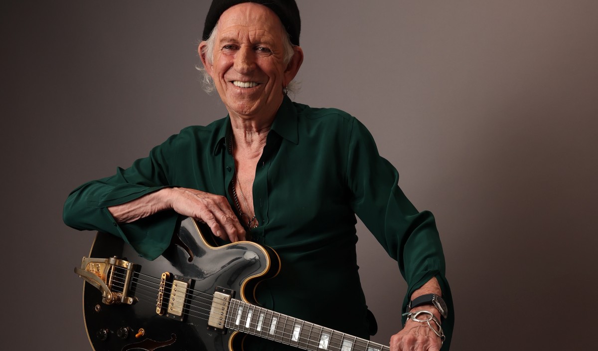 Rolling Stones' Keith Richards to release signed 1960s Gibson guitar