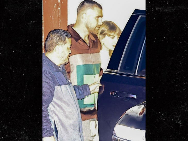 Taylor Swift & fiancé Travis Kelce enjoy rare LA date night