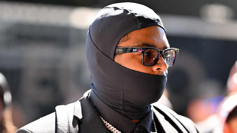 Texas Longhorns offensive lineman surprisingly enters transfer portal