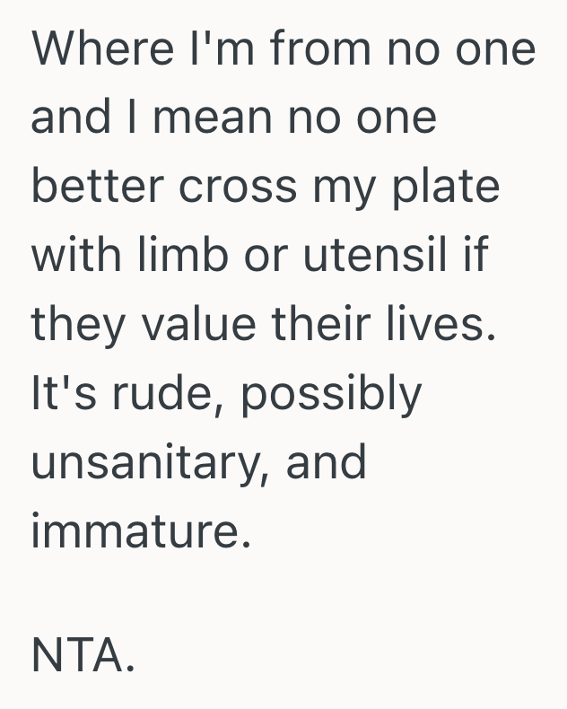 Woman tried to snap a quick photo of her Instagram-worthy dinner, so ...