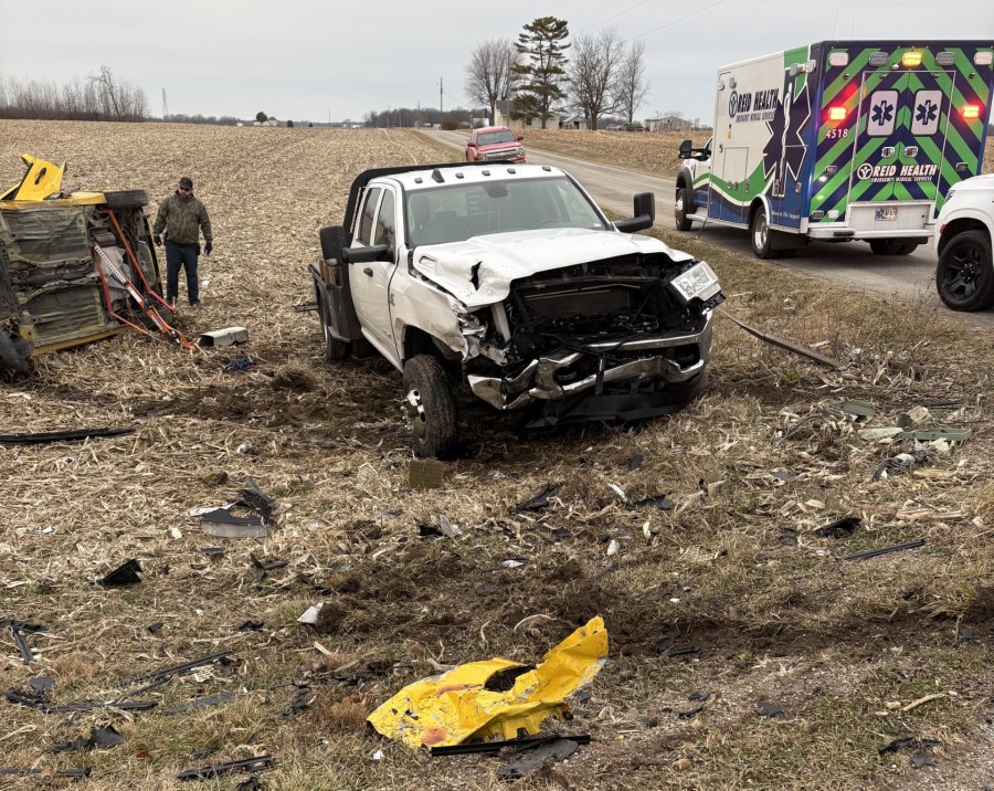 2 drivers injured in Wayne County car crash