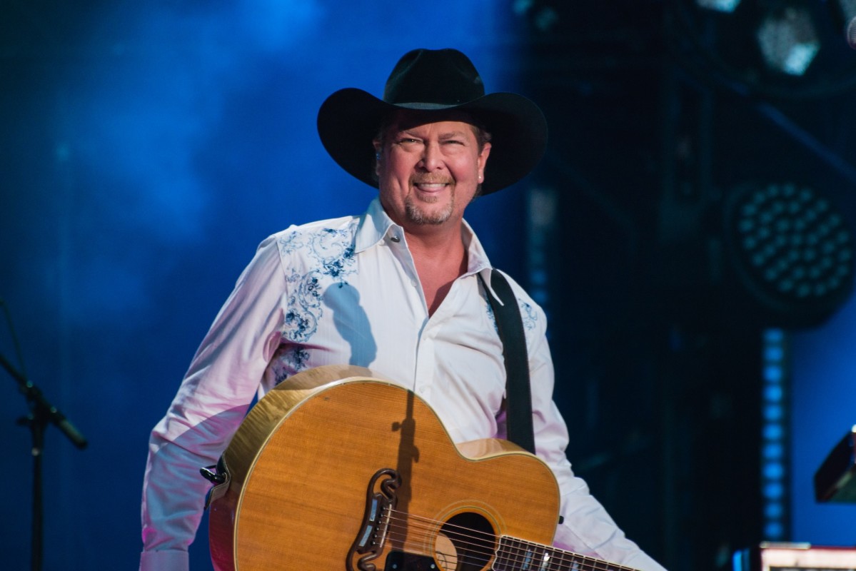 '90s country music star reveals lingering 'problems' from being shot ...