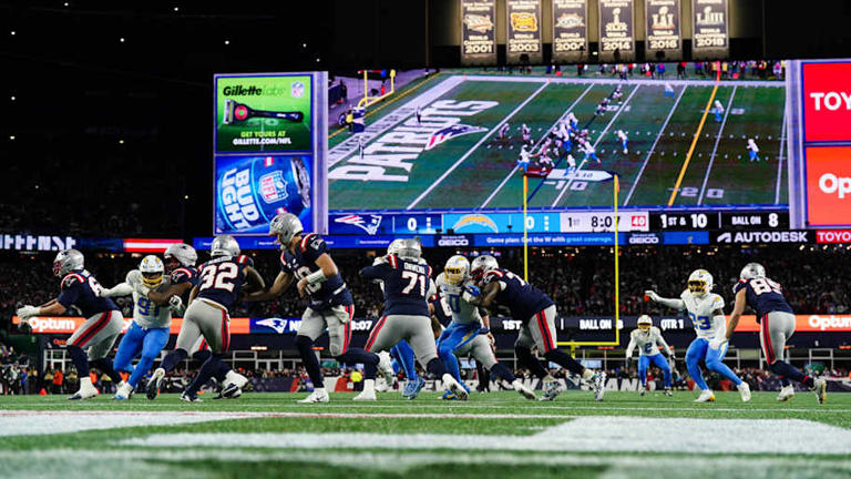 Patriots rookie praises electric atmosphere in playoff debut