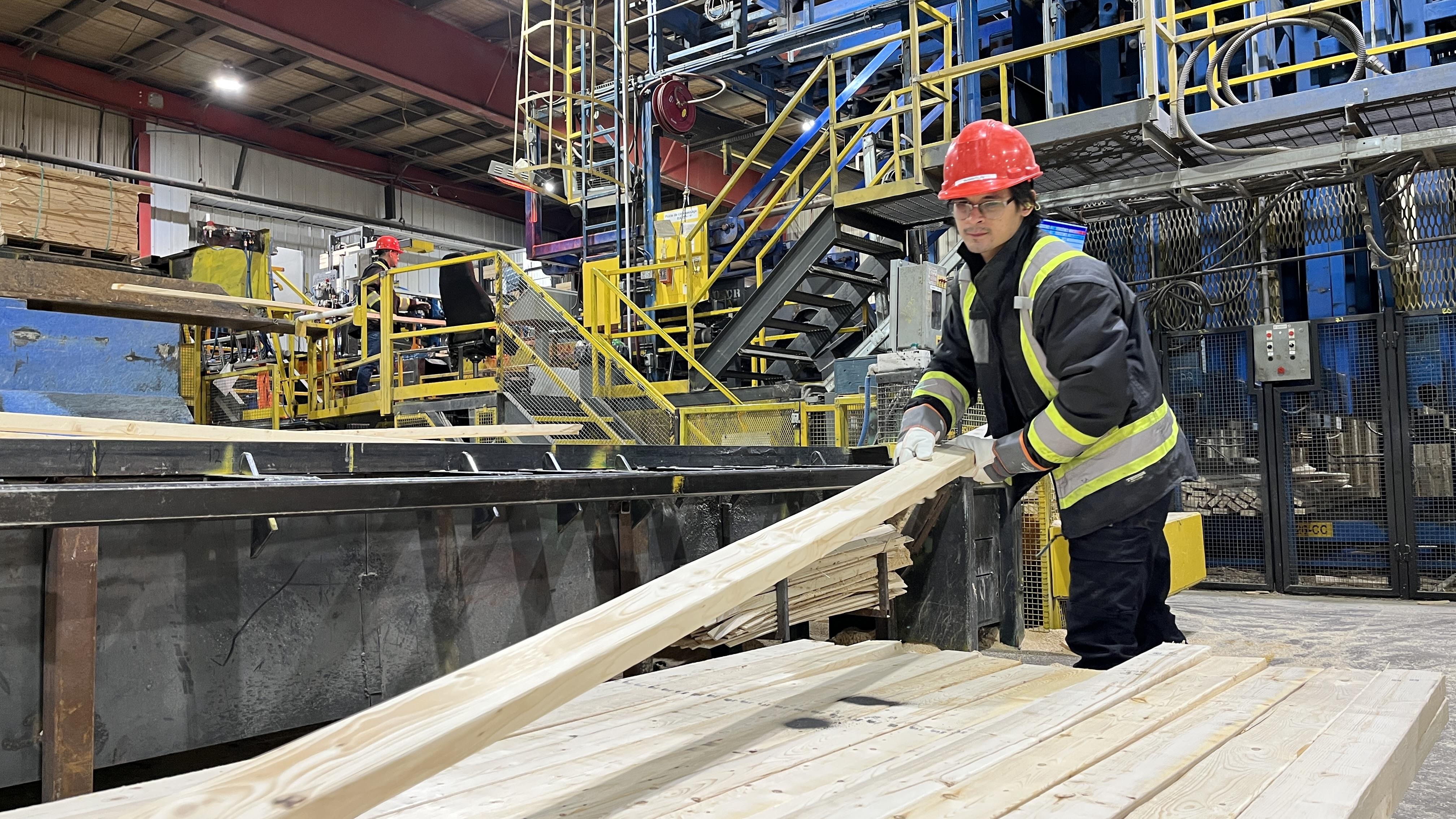 350 travailleurs touchés par la fermeture de la scierie Outardes