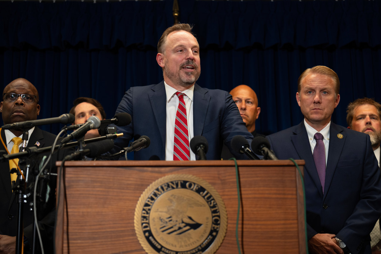 Six federal prosecutors in Minnesota step down over ICE shooting ...