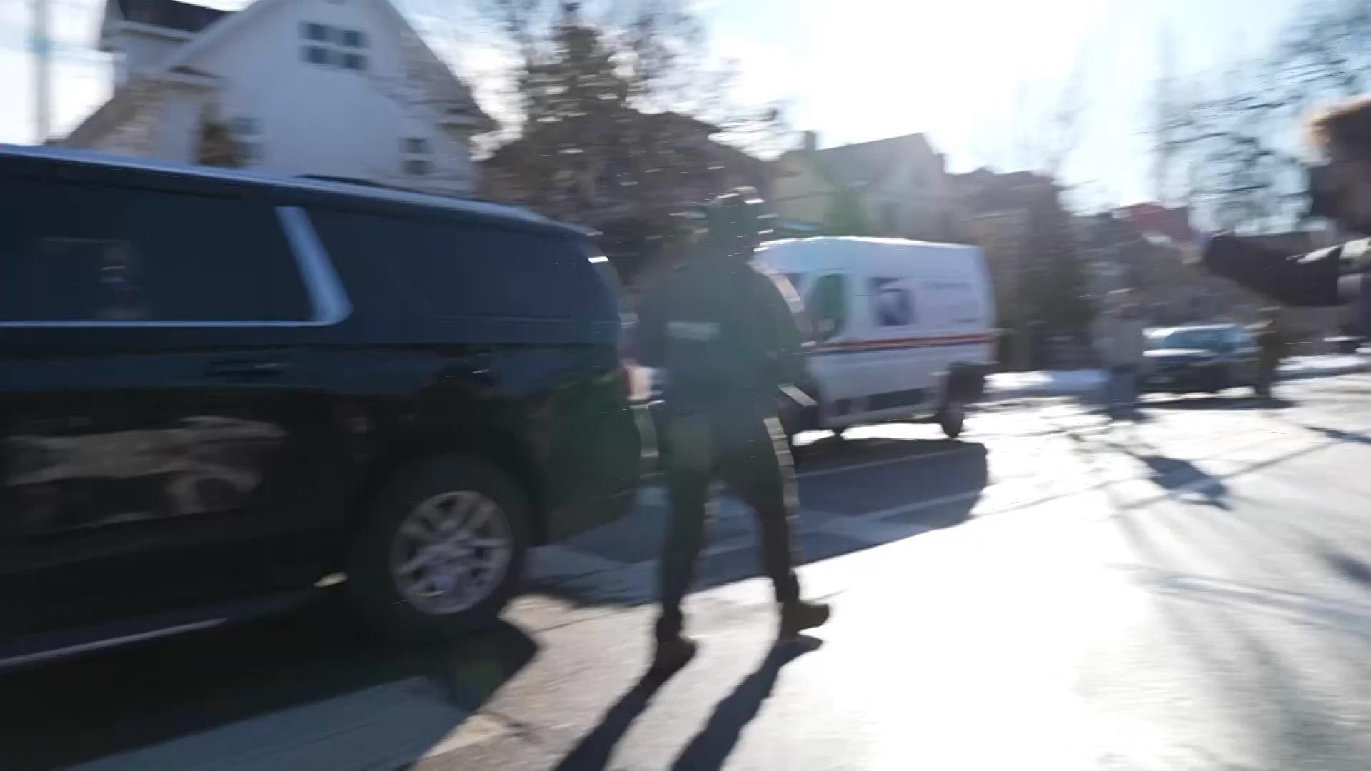 Protesters face off and chase federal agents from Minnesota ...