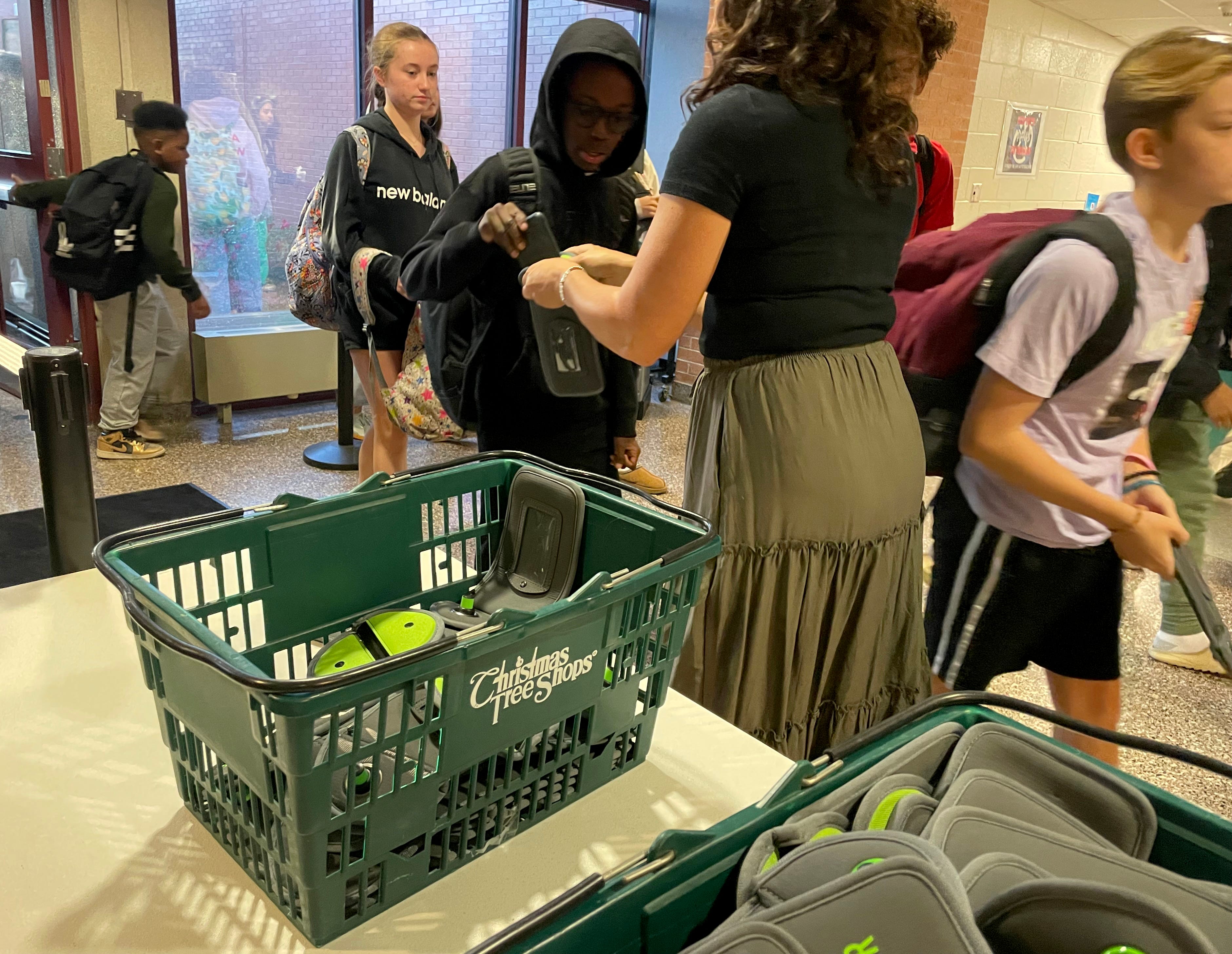 Delaware bill to tighten school cellphone policies passes in Dover