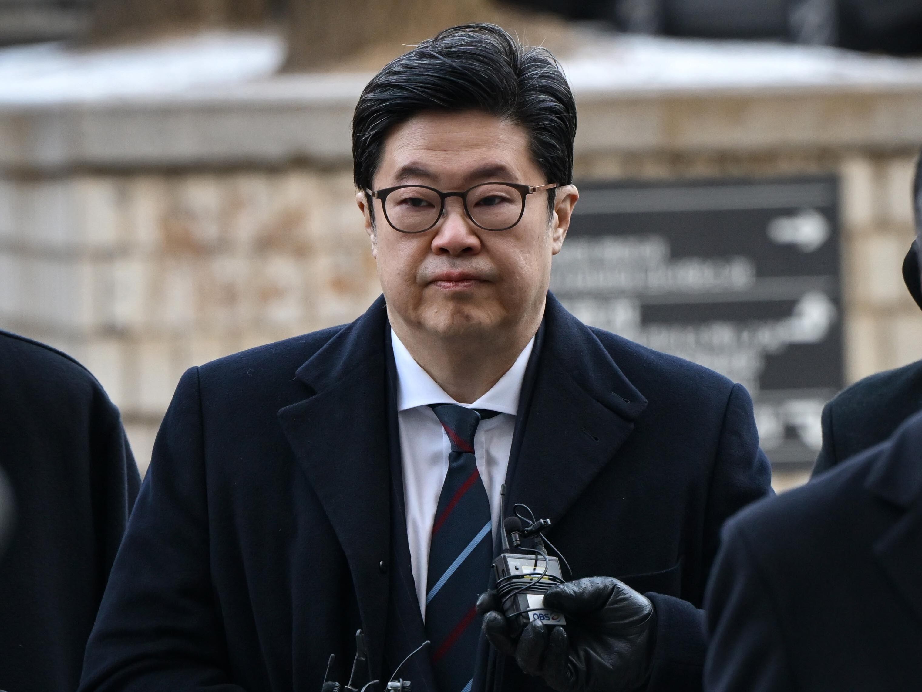 Court dismisses bench warrants for MBK Partners, Homeplus executives