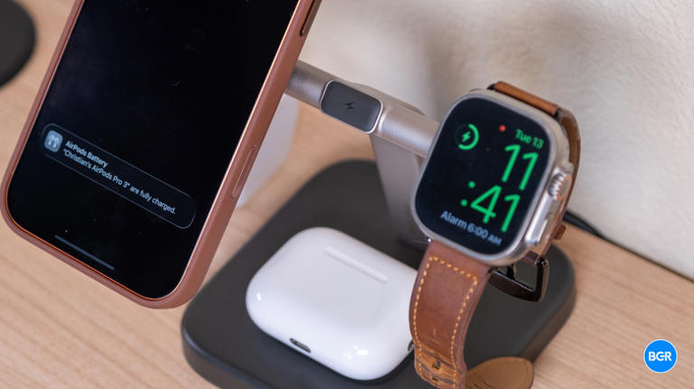 Mophie Qi2 3-in-1 wireless charging stand review: A great design at a ...