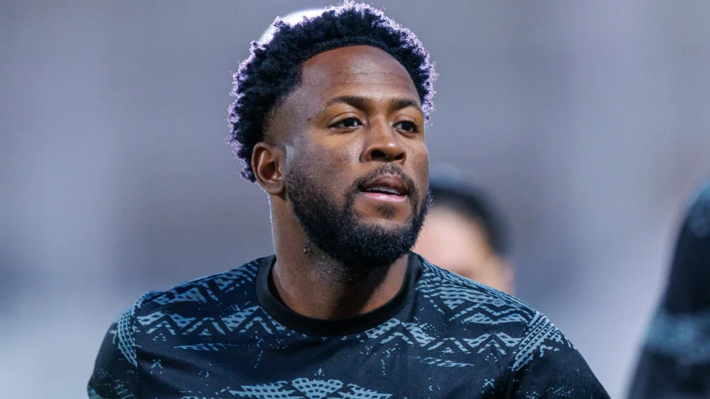 Escándalo en Arabia Saudita: jugador expulsado por escupirle al árbitro