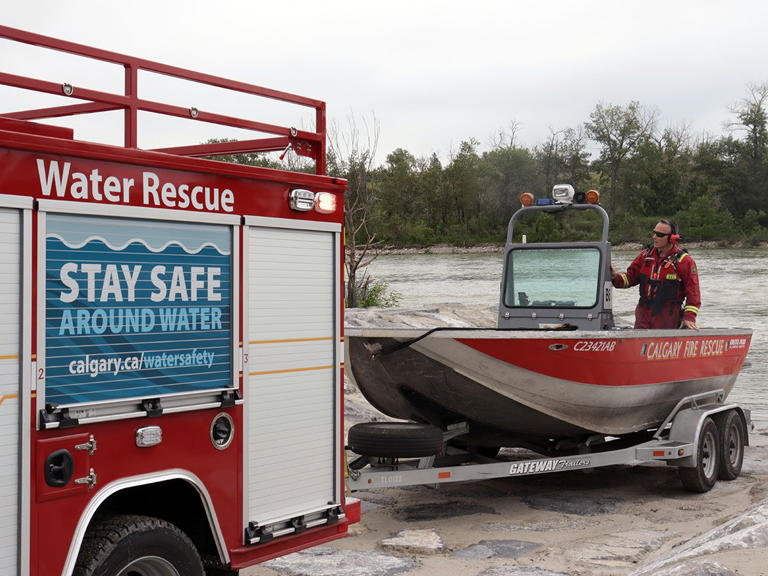 Dog missing, two people rescued from Bow River ice on Sunday
