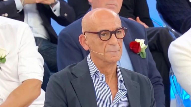 Uomini e donne: Maria caccia Rocco, Tina profetizza e fa piangere Sabrina