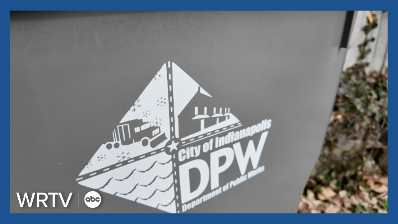 Trash transition in Indianapolis brings delays, leaves old bins behind