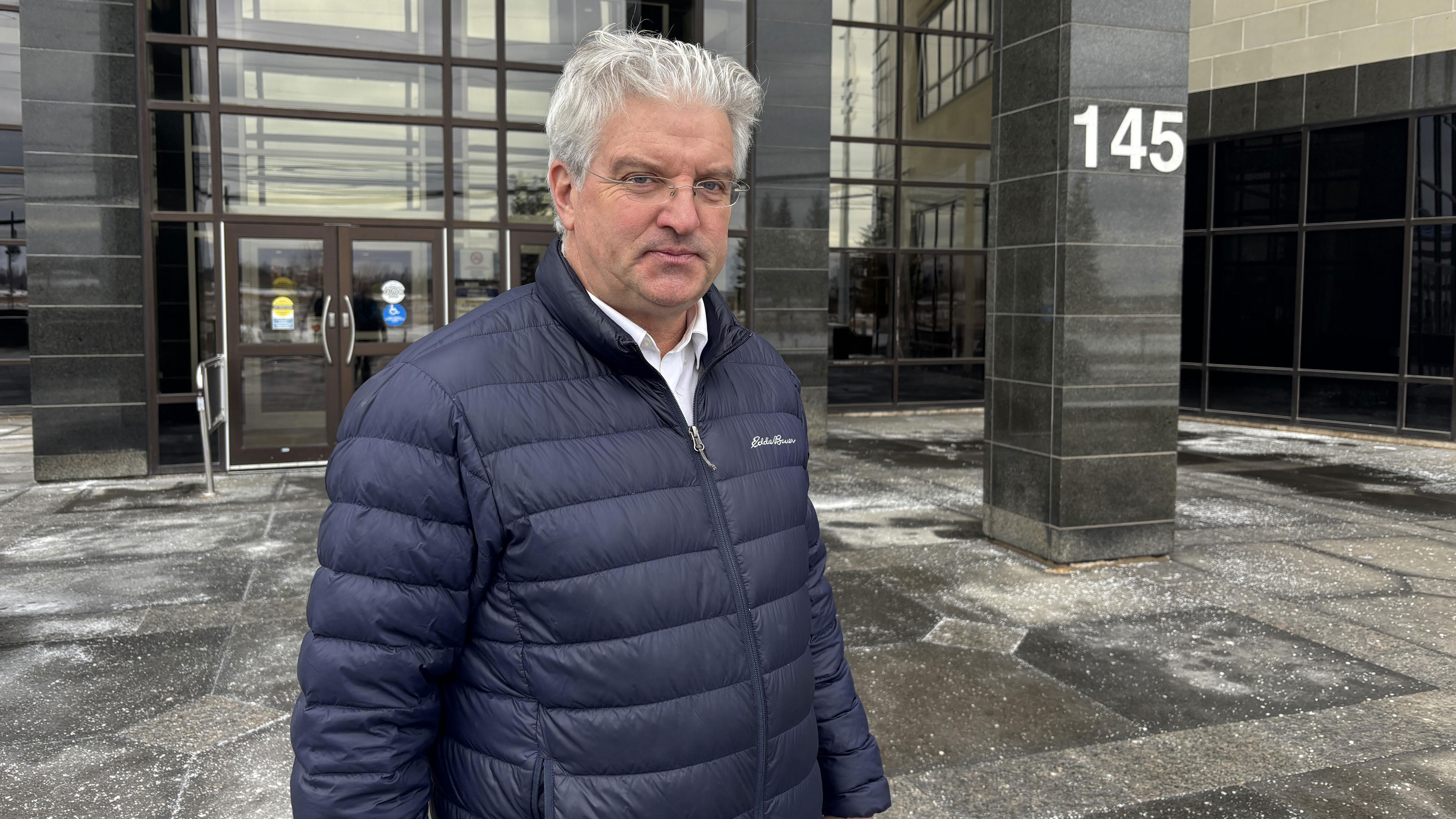 Procès de Janson Baker: la défense tire à boulet rouges sur un témoin ...