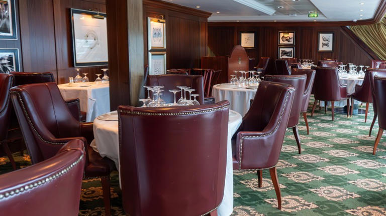 The key differences between a steakhouse and a regular restaurant