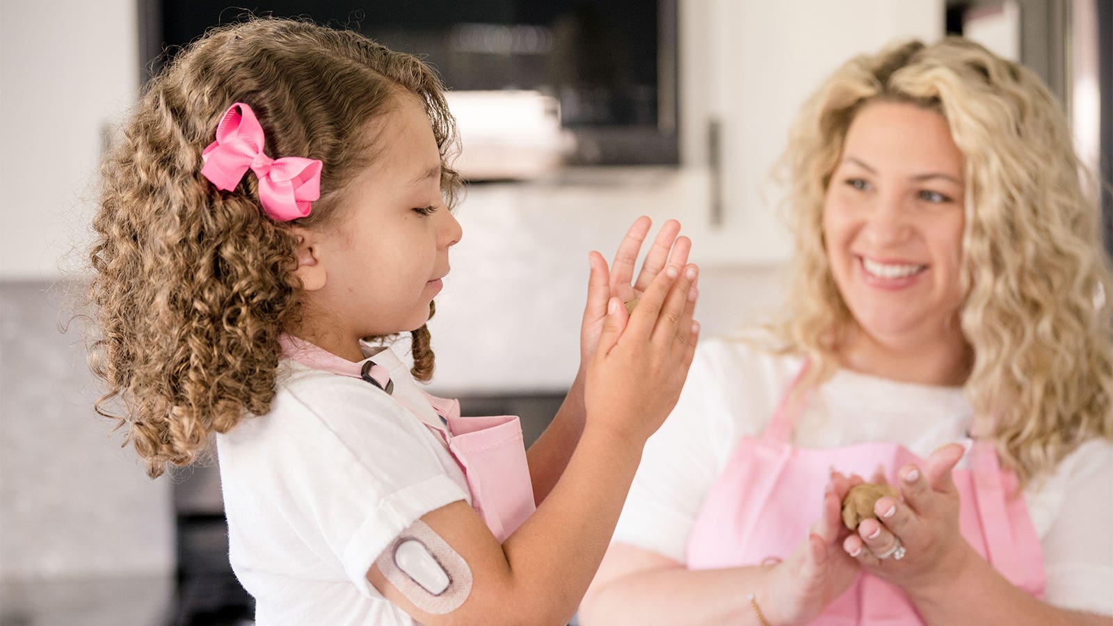 Diabetes risk factors cluster in families