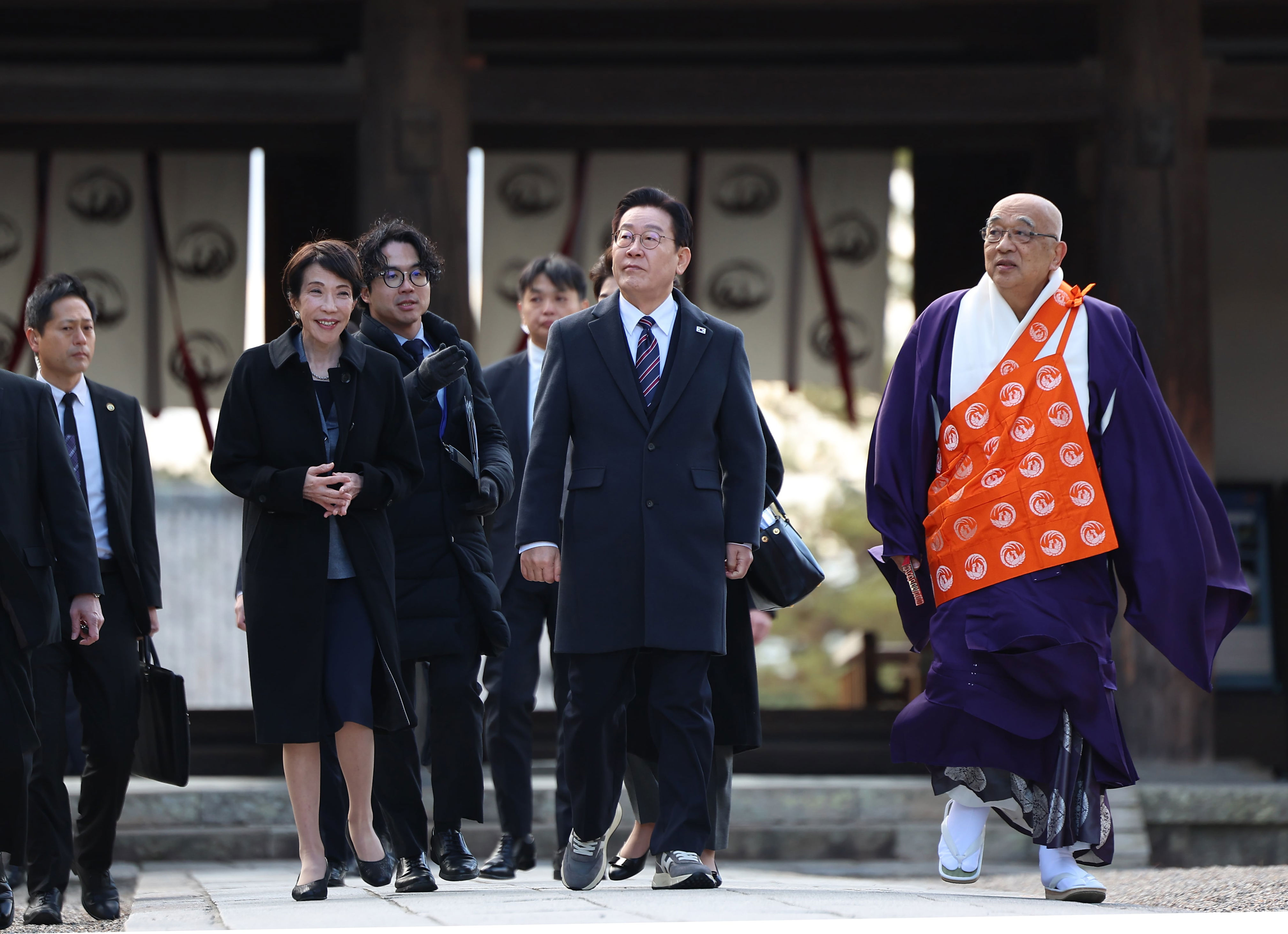 President Lee Jae-myung, Prime Minister Takaichi tour Horyu-ji Temple