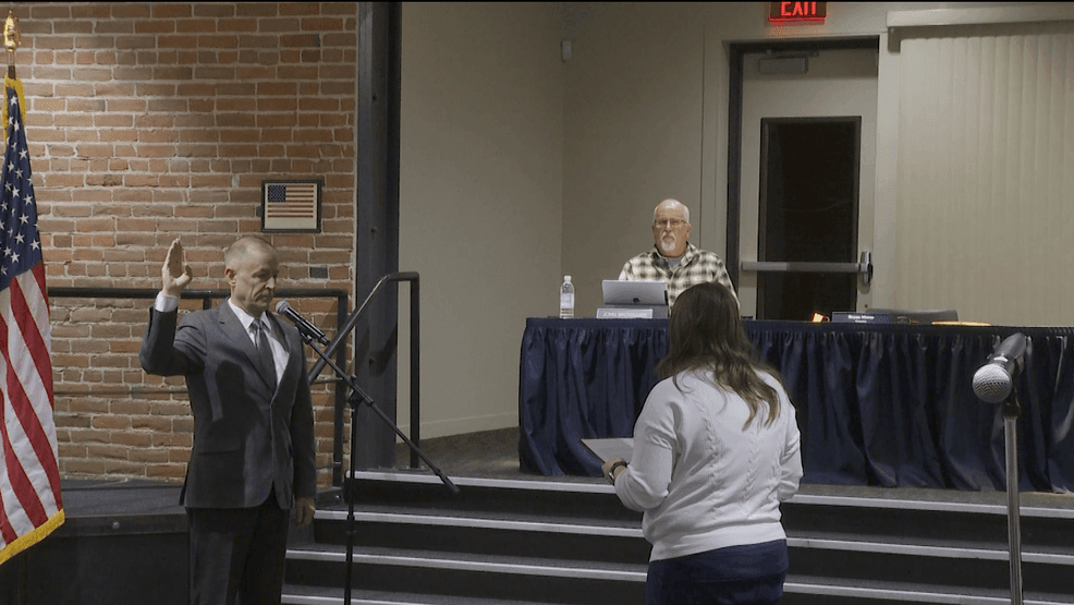 Lewiston officials sworn in, honors outgoing councilor Kathy Schroeder