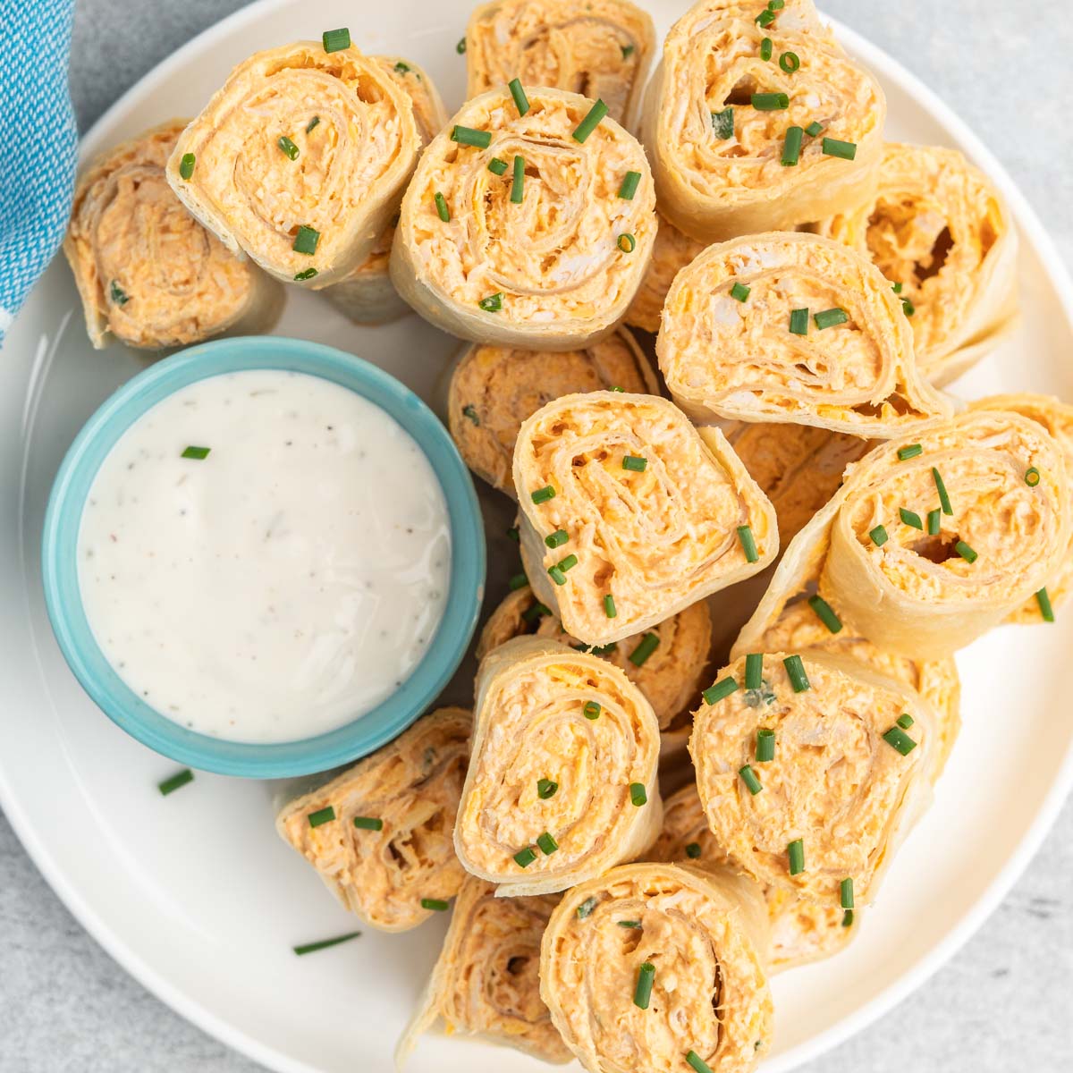 Buffalo chicken roll-ups